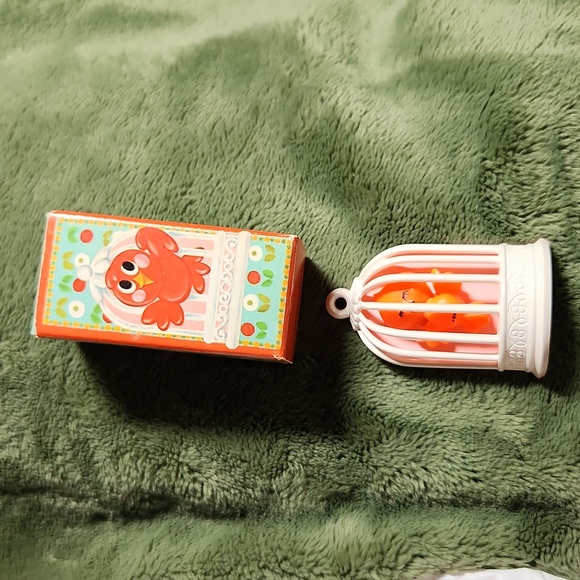 Avon | Accessories | Vintage Avon Bobbin Robin Pin 975 49 Years Old ...